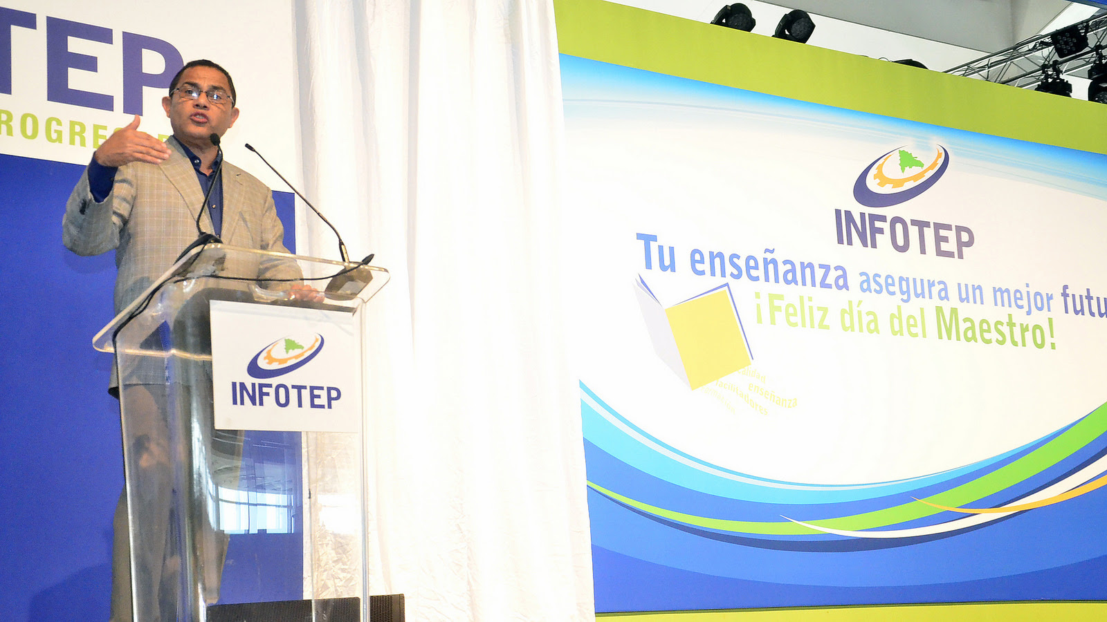 INFOTEP aumentará salarios a docentes y facilitará su capacitación – El ...