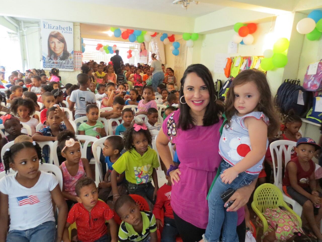 Doctora Elizabeth Fabián realiza donación de útiles escolares – El ...