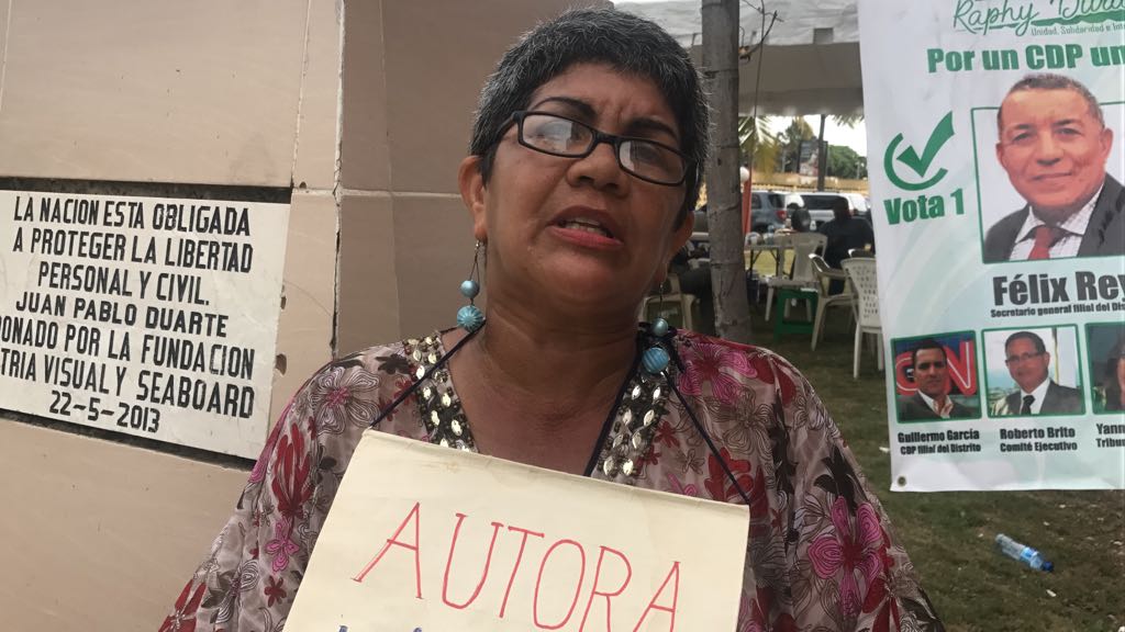 Autora del himno del CDP se encadena en reclamo derecho de autor – El ...