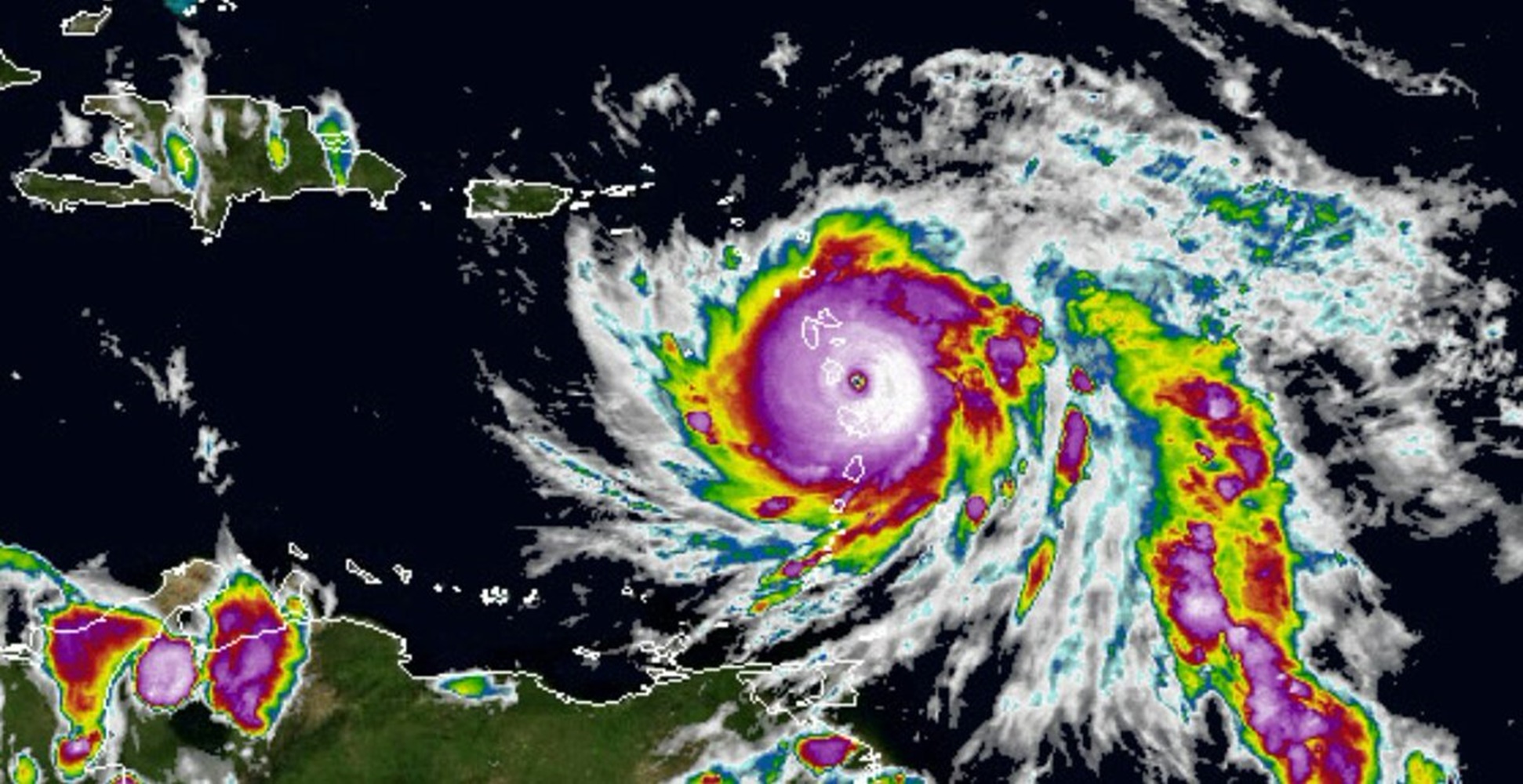 Huracán María alcanza la categoría cinco