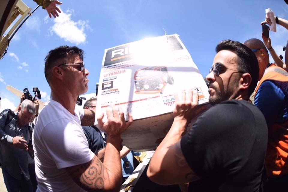 Ricky Martin, Fonsi y Chayanne se unen para repartir ayudas a Puerto Rico