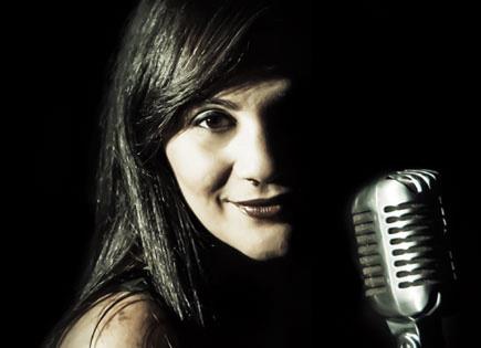 La cantante Carolina Rivas estrena tema navideño