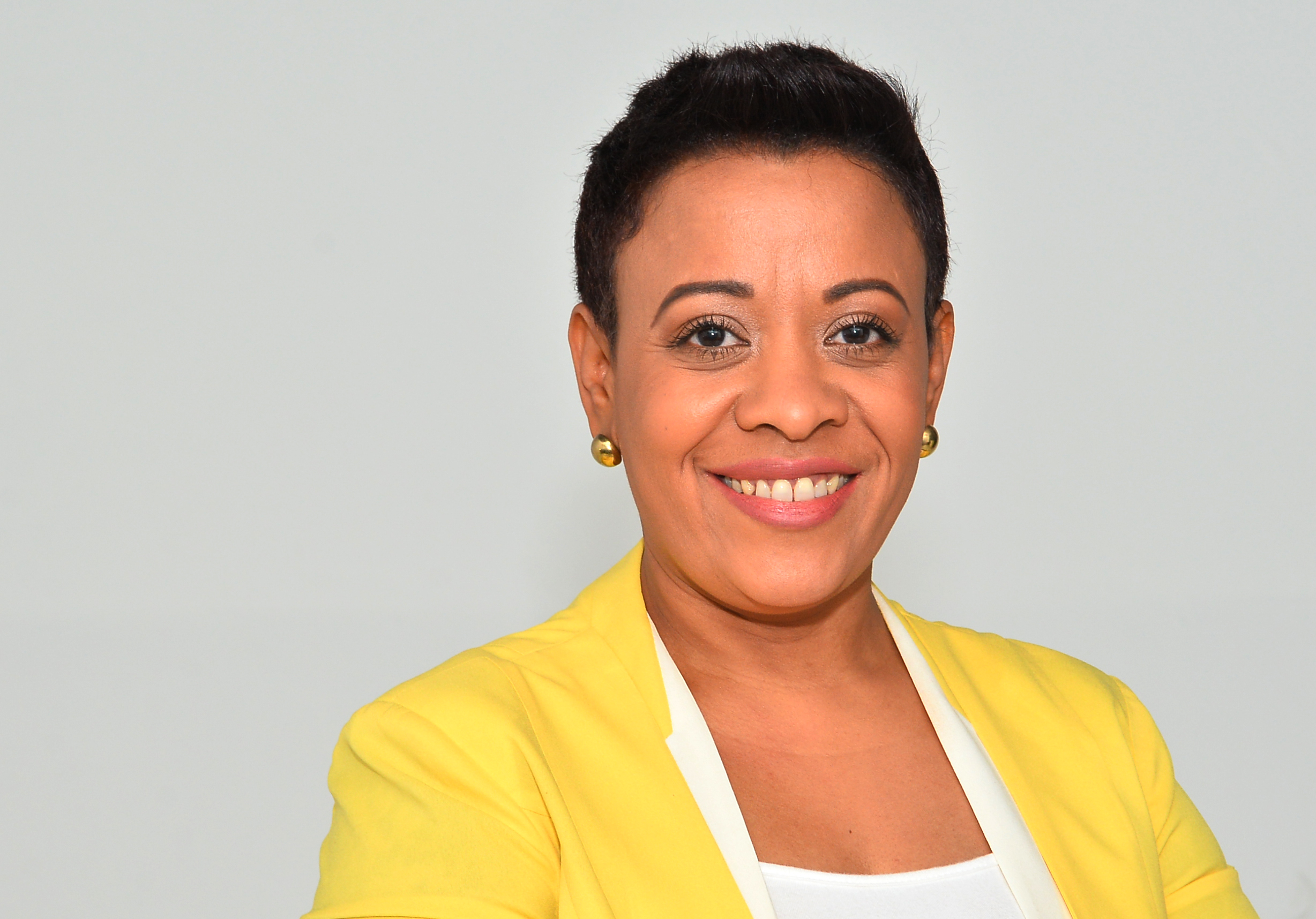 Designan a la periodista Alba Nely Familia como la nueva Directora de ...