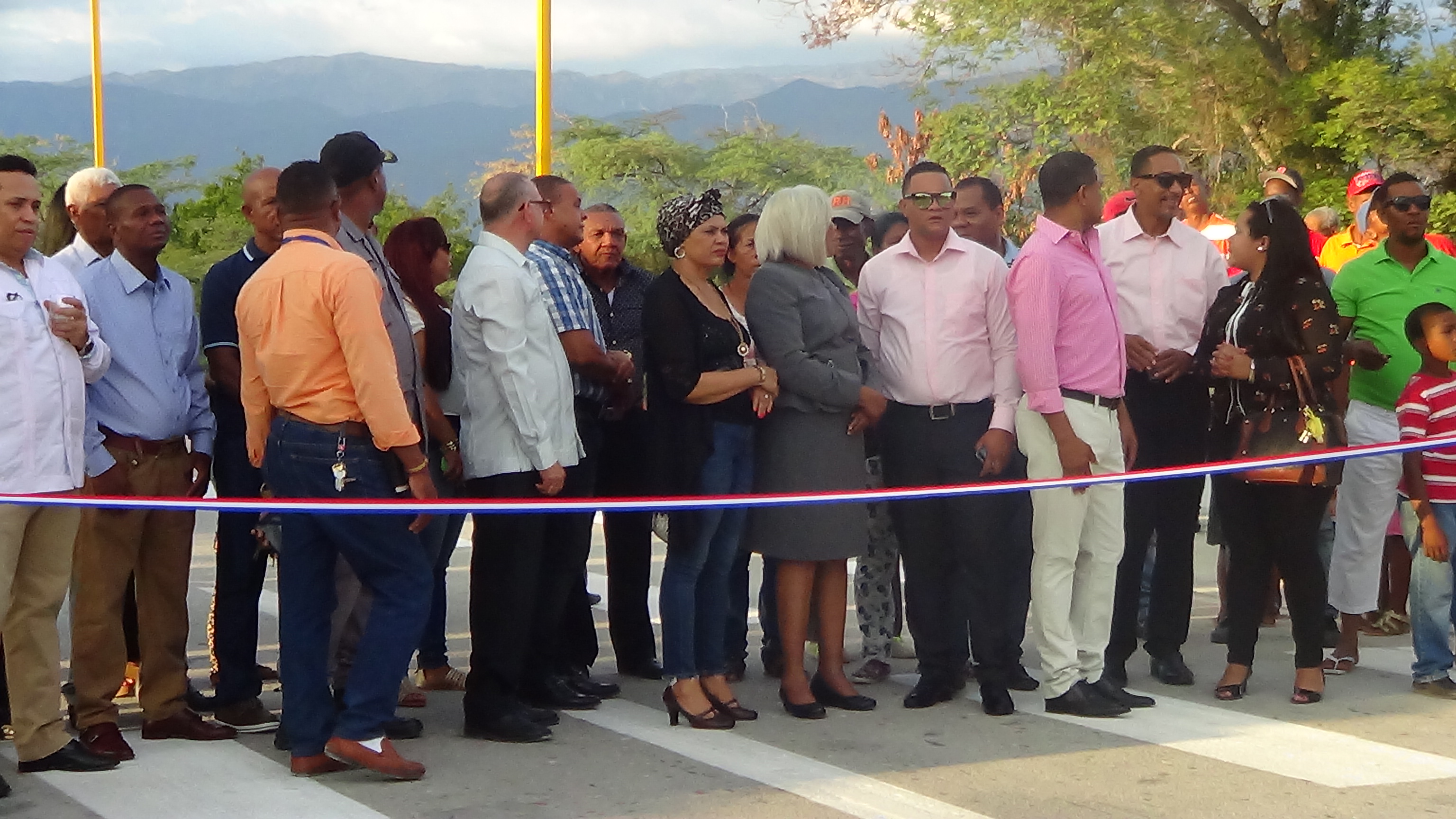 Ayuntamiento inaugura arco de entrada al municipio en Jimani – El Nuevo ...