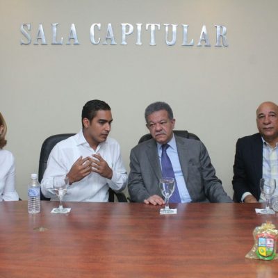 Alcaldía de Villa Tapia declara Leonel Fernández como huésped distinguido