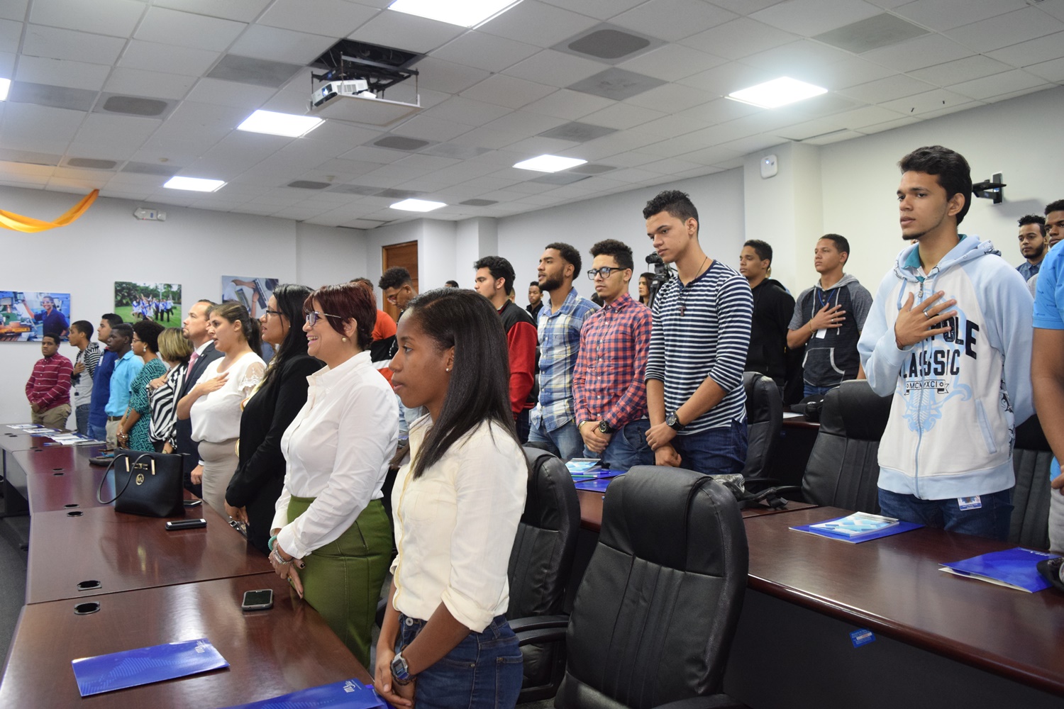 ITLA otorga más de 50 becas a jóvenes sobresalientes para estudiar ...