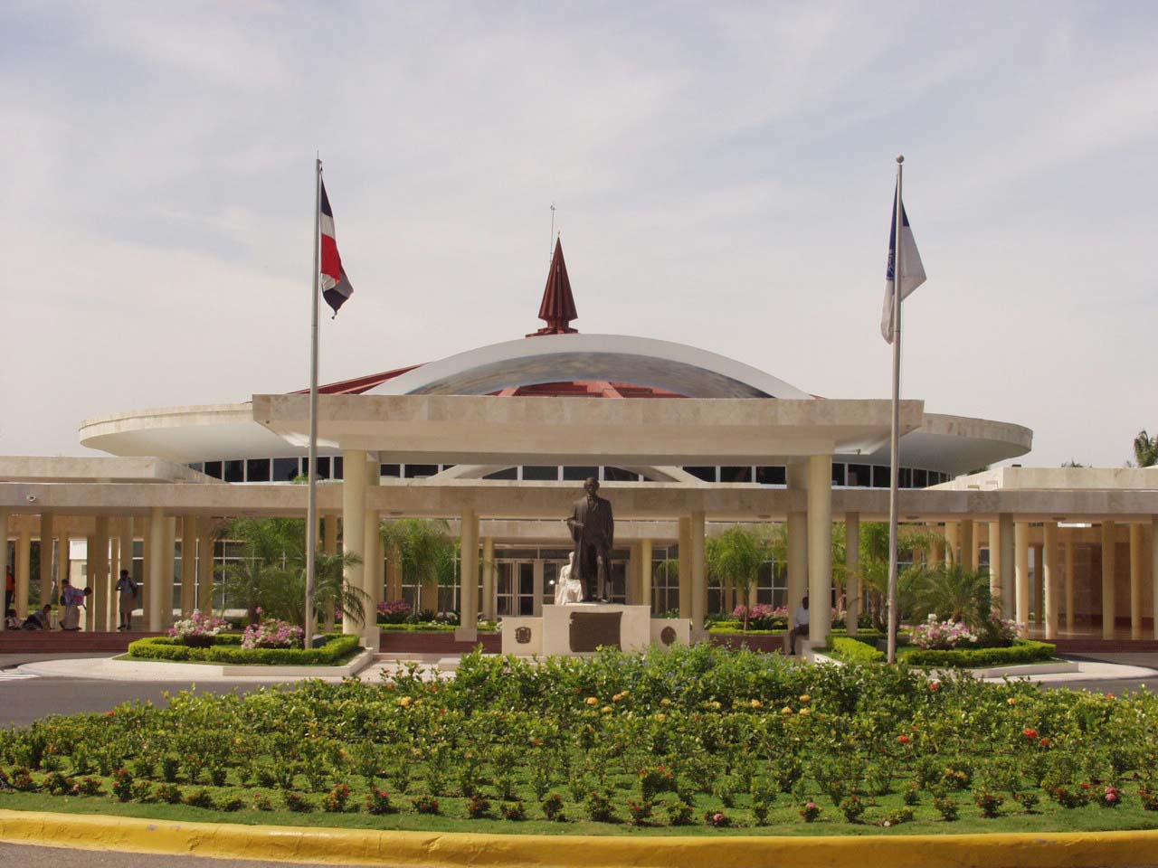 UASD investirá este domingo a más de mil nuevos profesionales – El ...