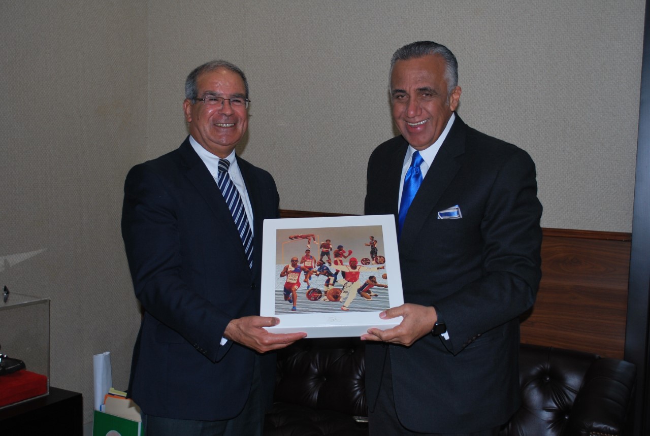 El embajador de Israel, Daniel Saban visita al COD