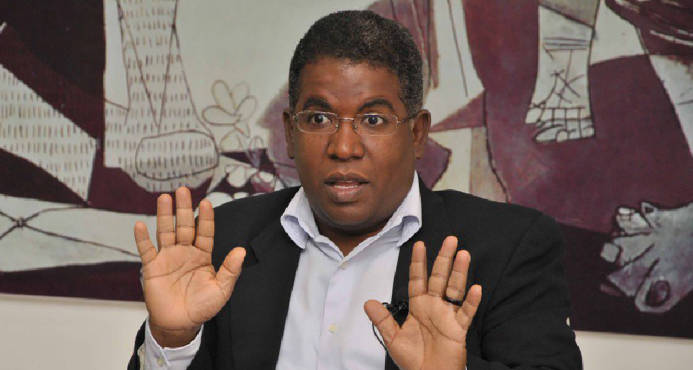 Sacerdote Mario Serrano es trasladado a Perú