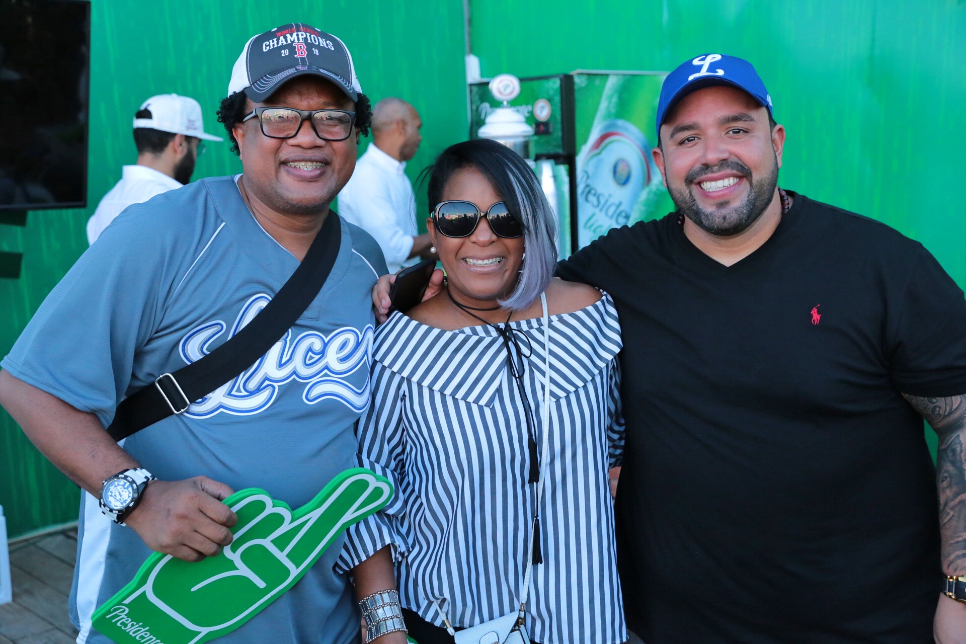 Personalidades disfrutan de Zona Fanáticos Presidente