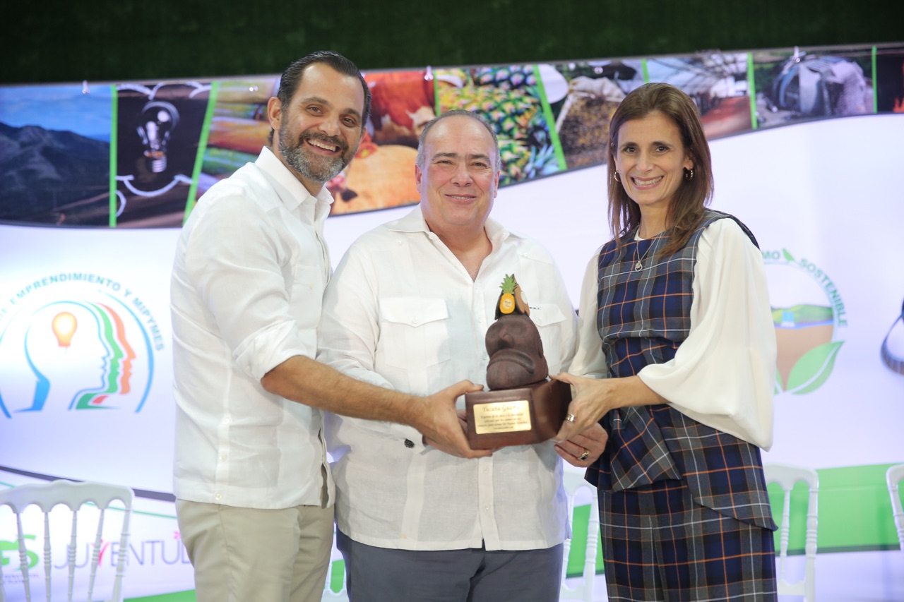 Induspalma reconocida como pionera agroindustrial en Expo Monte Plata ...