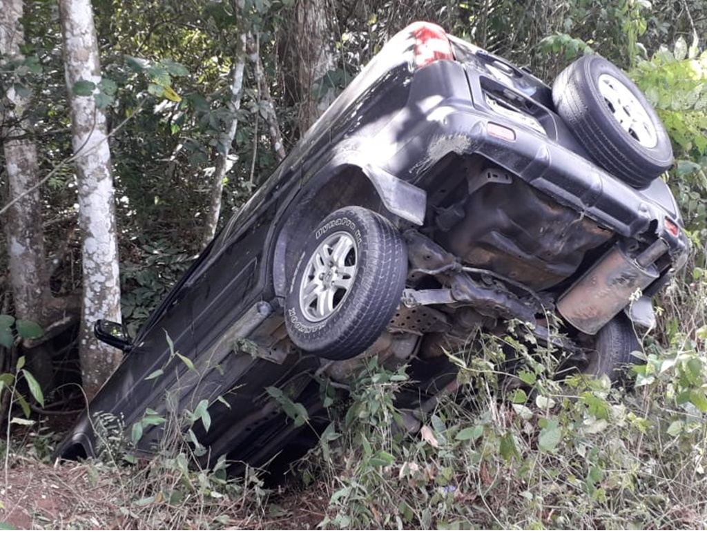 Yipeta se vuelca en carretera Bayaguana-Monte Plata – El Nuevo Diario ...