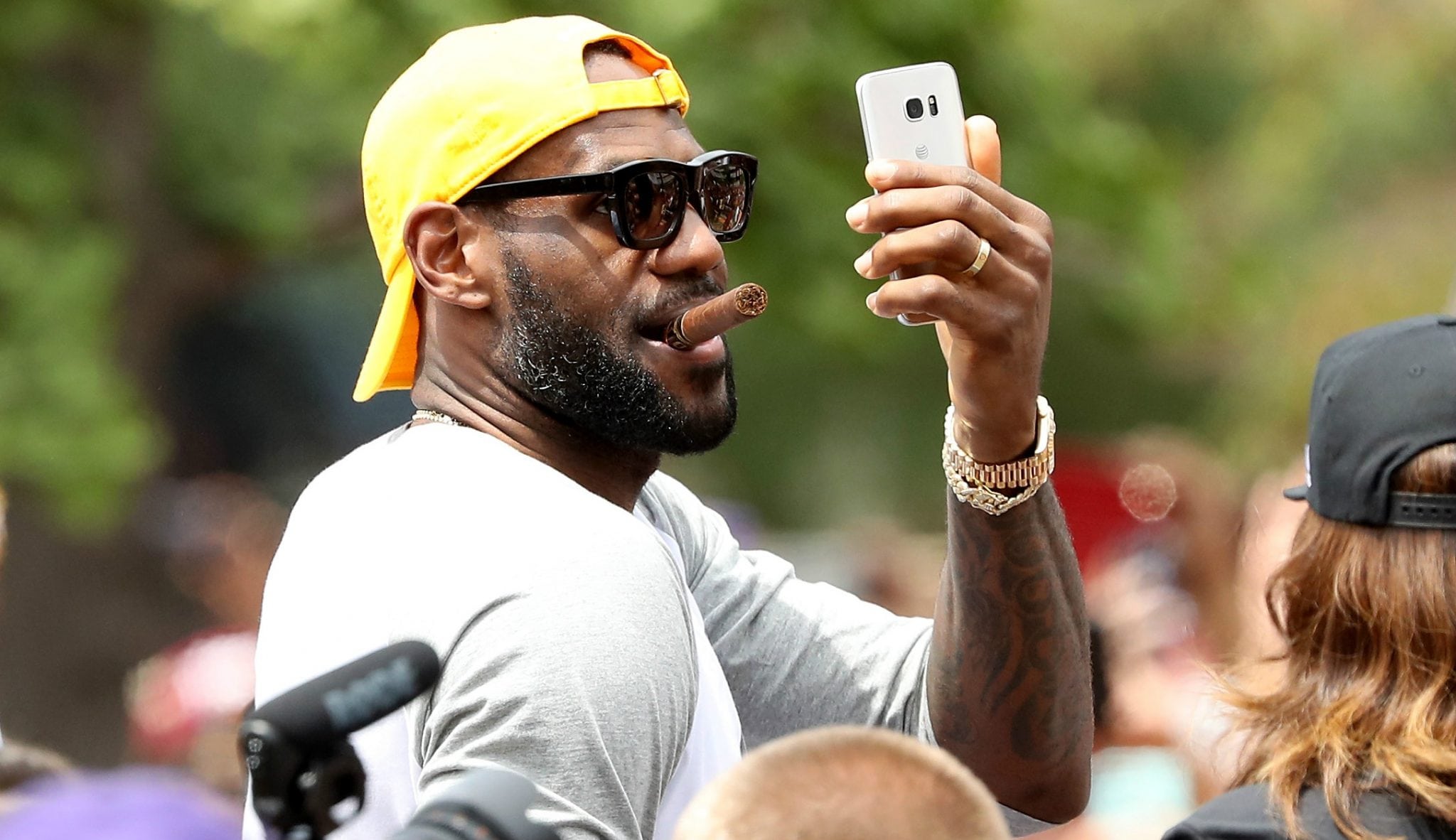 (VIDEO) LeBron James responde a video niño dominicano jugando básquet ...