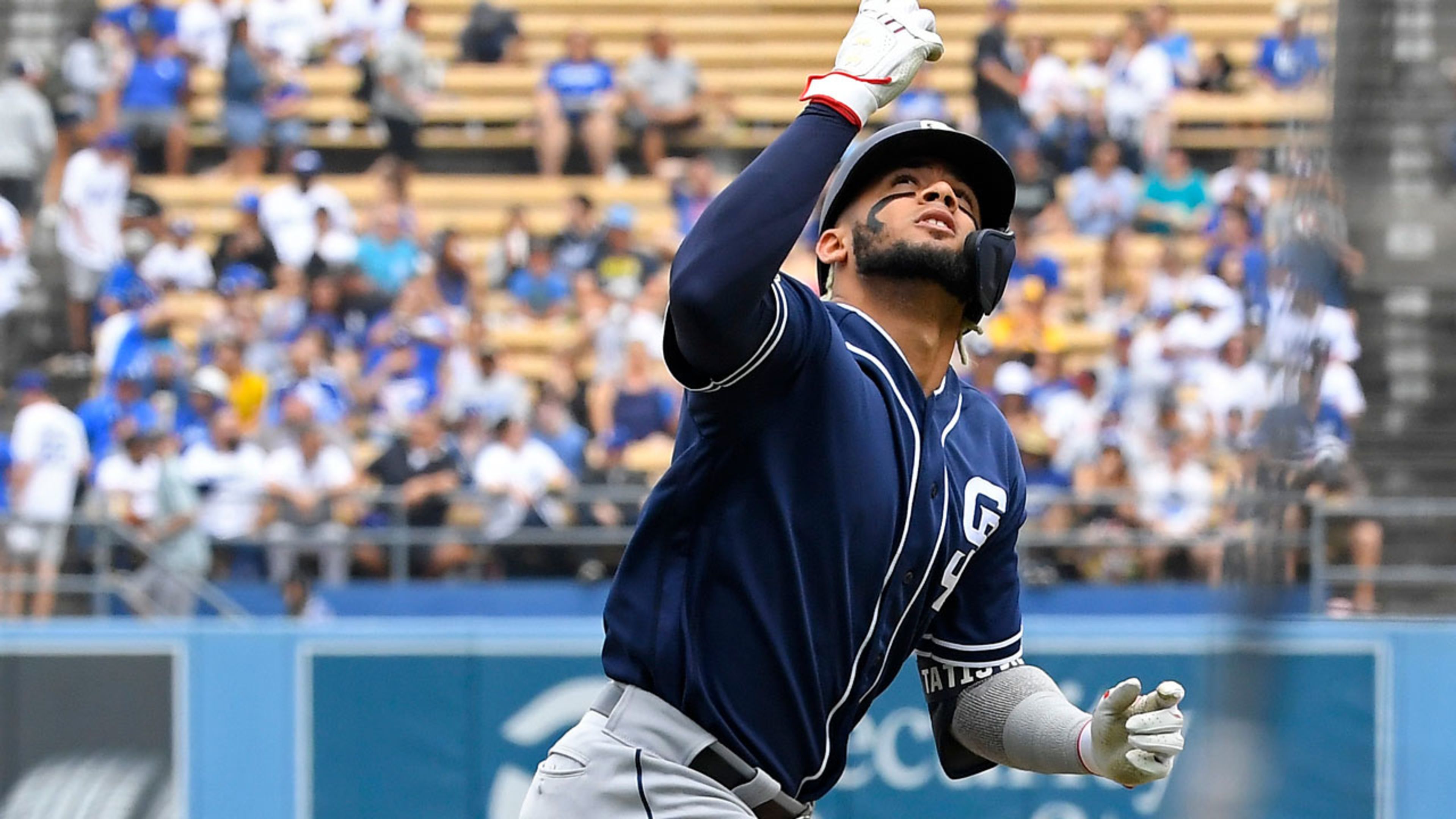 VIDEO: Dominicano Fernando Tatis Jr. batea HR 15 en revés de los Padres ...