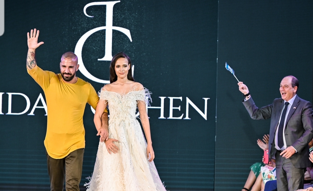 Modelo dominicana Mayra Delgado, musa del famoso diseñador israelí Idan ...
