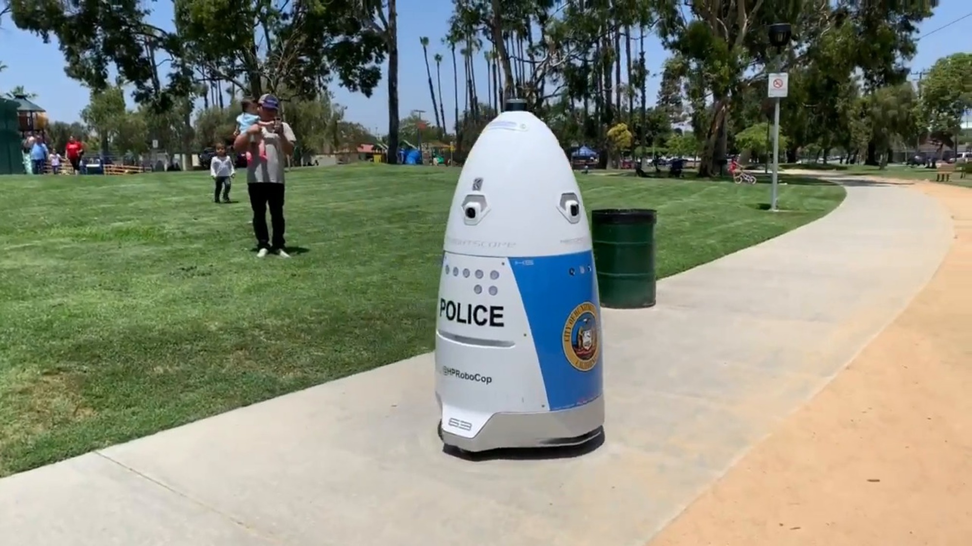 (VIDEO) Conozca al policía “HP Robocop” que patrullará 24/7 calles en ...