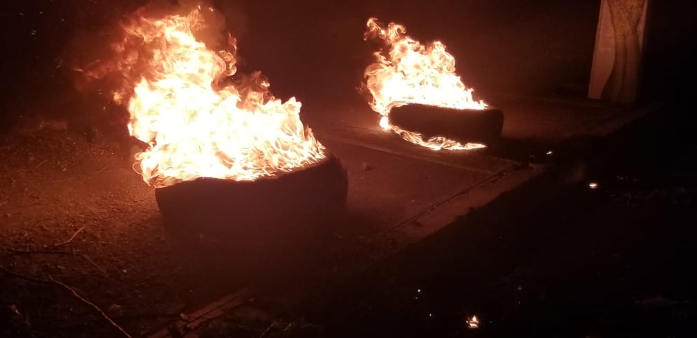 Queman gomas en Salcedo en reclamo del suministro del agua y la ...