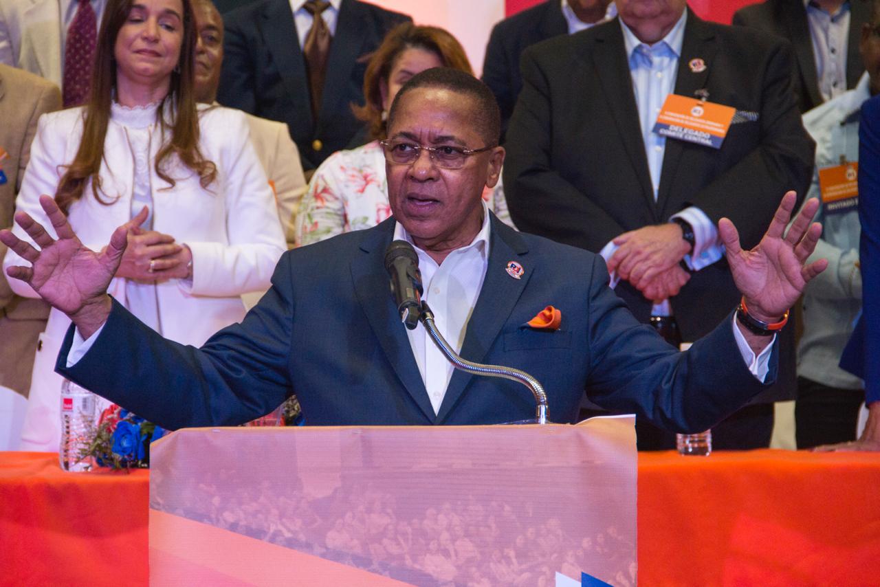 PDI proclama a Ismael Reyes como candidato presidencial 2020 – El Nuevo ...