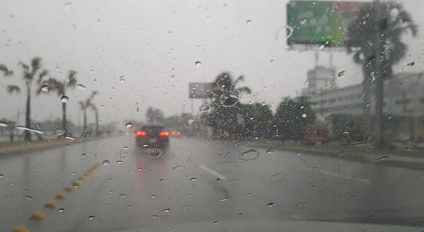 Aguaceros dispersos y aisladas ráfagas de vientos en varios puntos del país