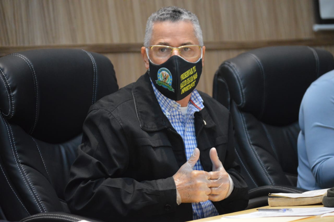 Manuel Jiménez renuncia a yipeta de lujo y privilegios en alcaldía de ...