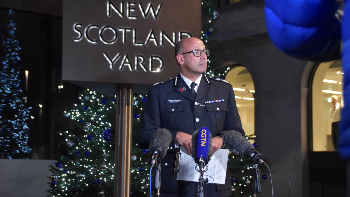 Jefe de Policía británica insta a sus agentes a enfrentarse al racismo ...