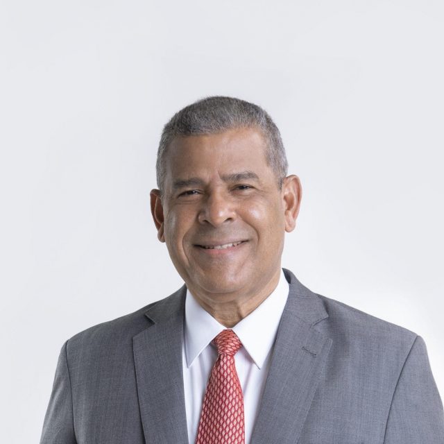 Examinan legalidad de bonificaciones a exfuncionarios de Banreservas ...