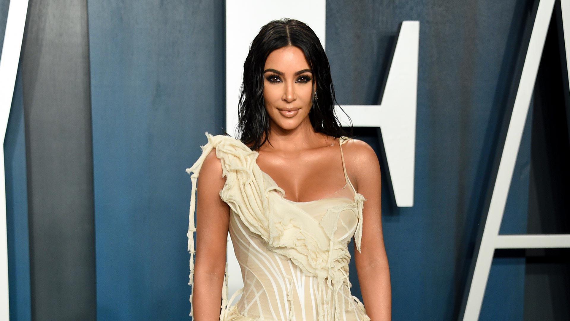 (GALERÍA) Los looks de alfombra roja más icónicos de Kim Kardashian a ...