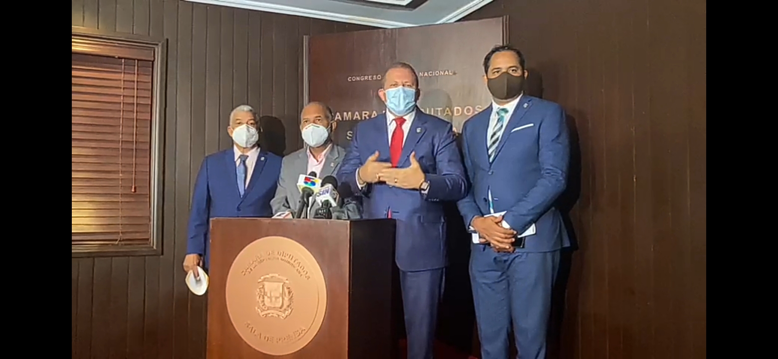 Diputado Rafael Castillo dice ARS ganan RD$942 millones durante la ...