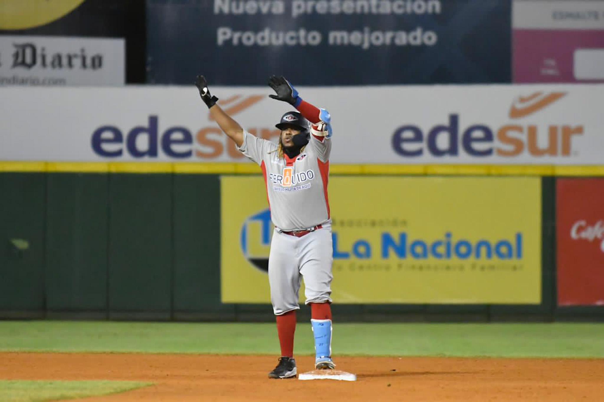 Doble con bases llenas de Guerrero Jr. conduce victoria sobre Licey ... Doble con bases llenas de Guerrero Jr. conduce victoria sobre Licey ...