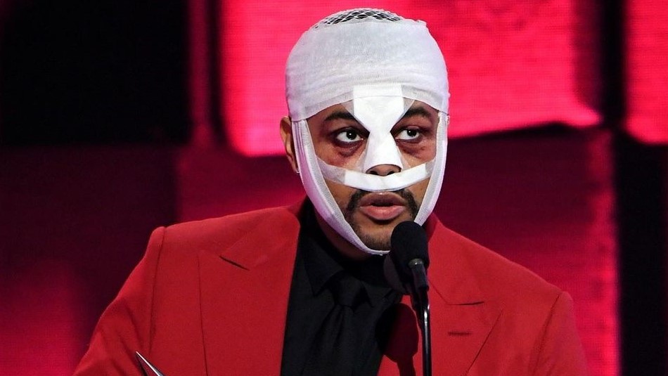 (VIDEO) The Weeknd sorprende a sus fanáticos con nuevo rostro para el ...