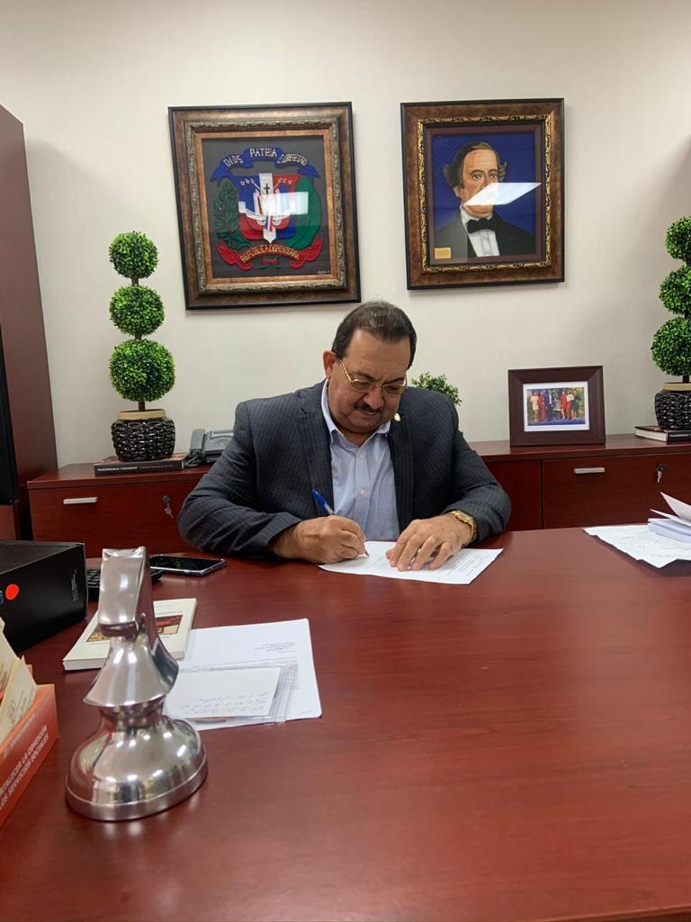 Afirman senador Cristóbal Castillo es el más productivo y con mejor ...