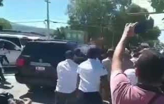 (VIDEO) Avanzada del presidente Abinader impacta un motorista en calle ...