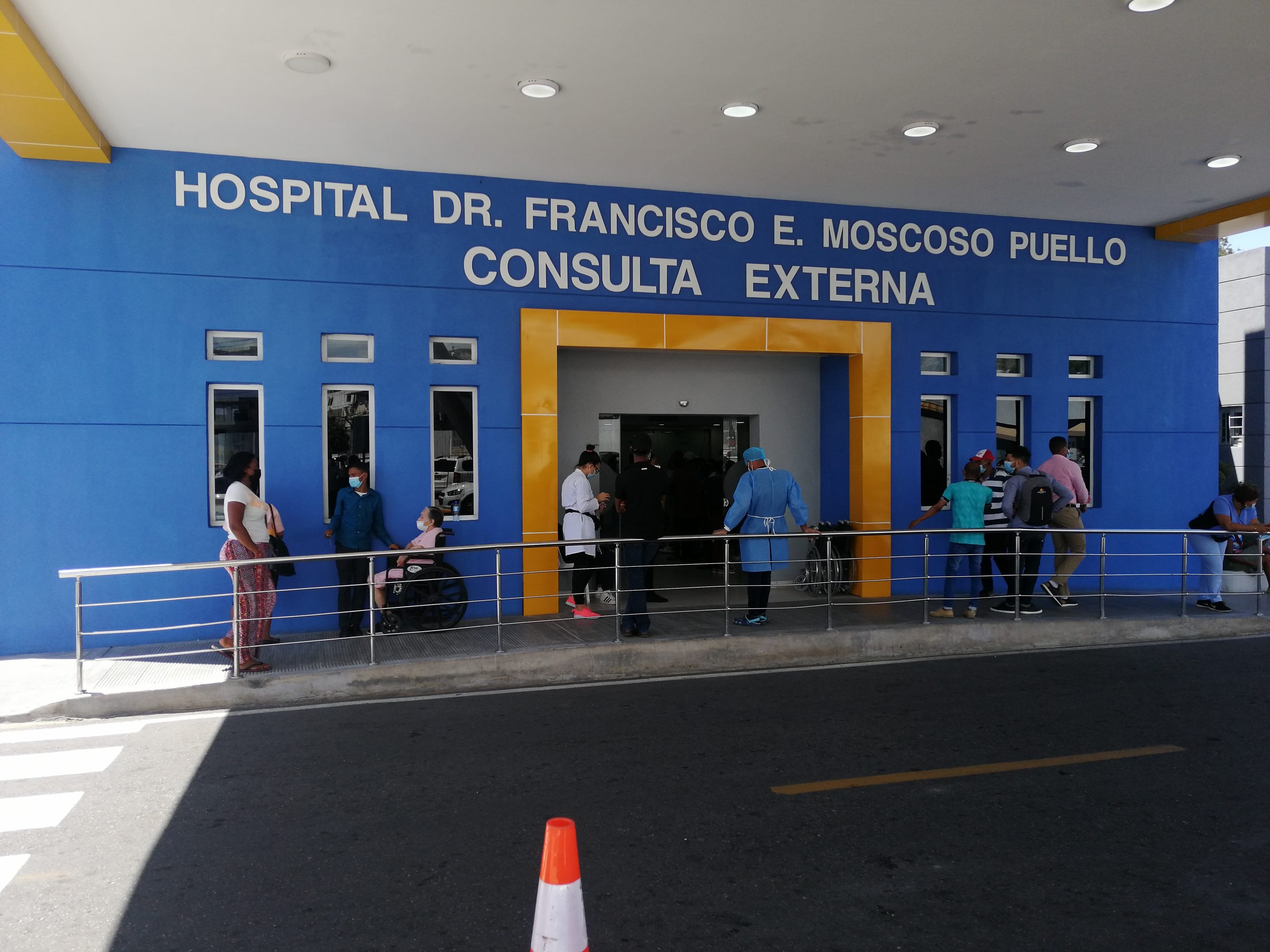 SNS informa director interino del Hospital Moscoso Puello cesa en sus ...