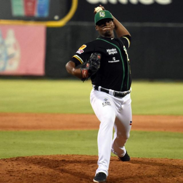 Jeison Guzmán y Domingo Robles al Preolímpico de béisbol