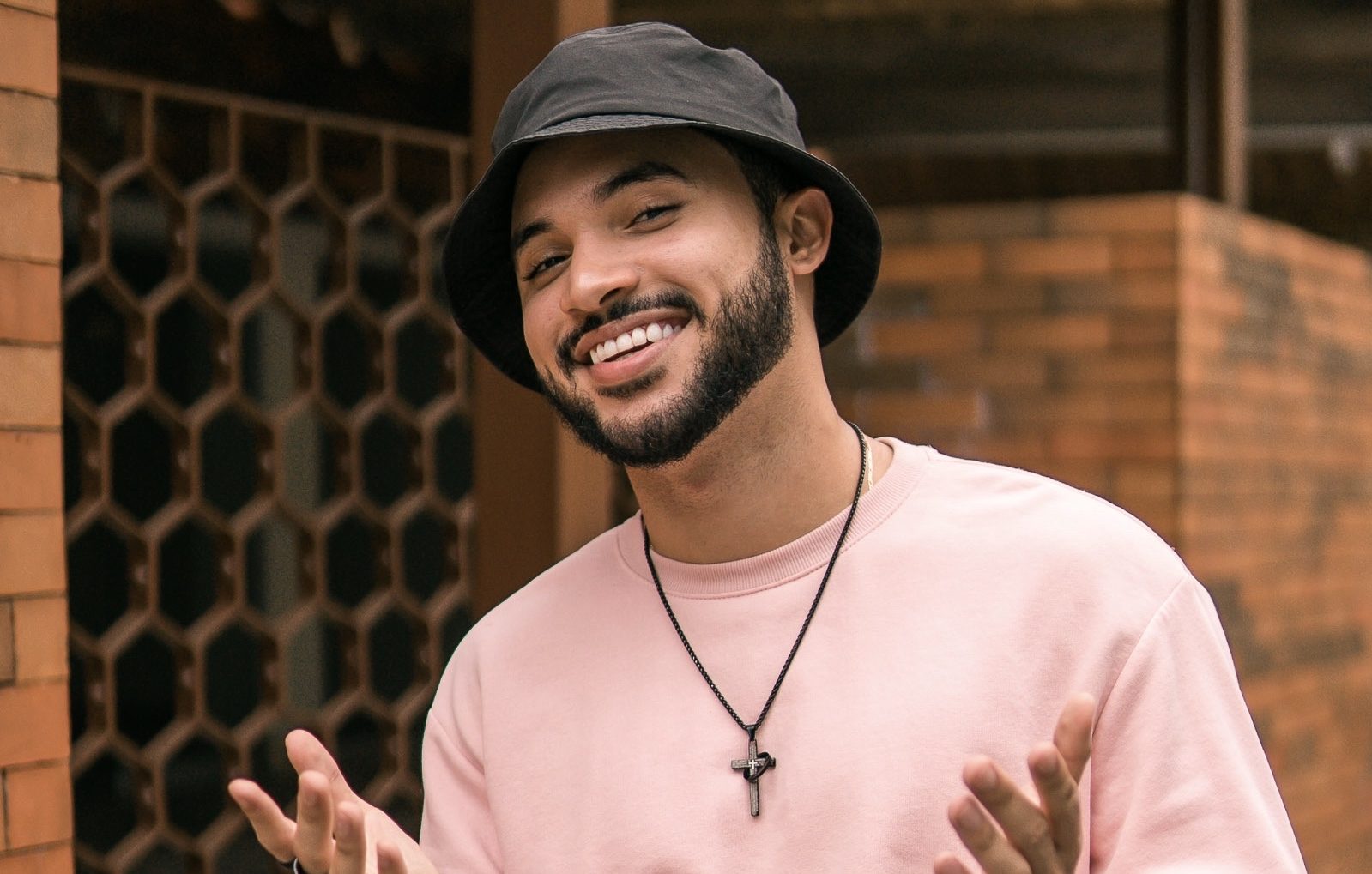 Adolfo Lora busca su internacionalización como youtuber – El Nuevo ...