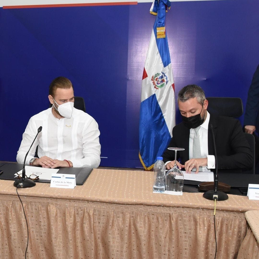 FDDE y Dominicanos USA formalizan alianza en apoyo a los deportes ...