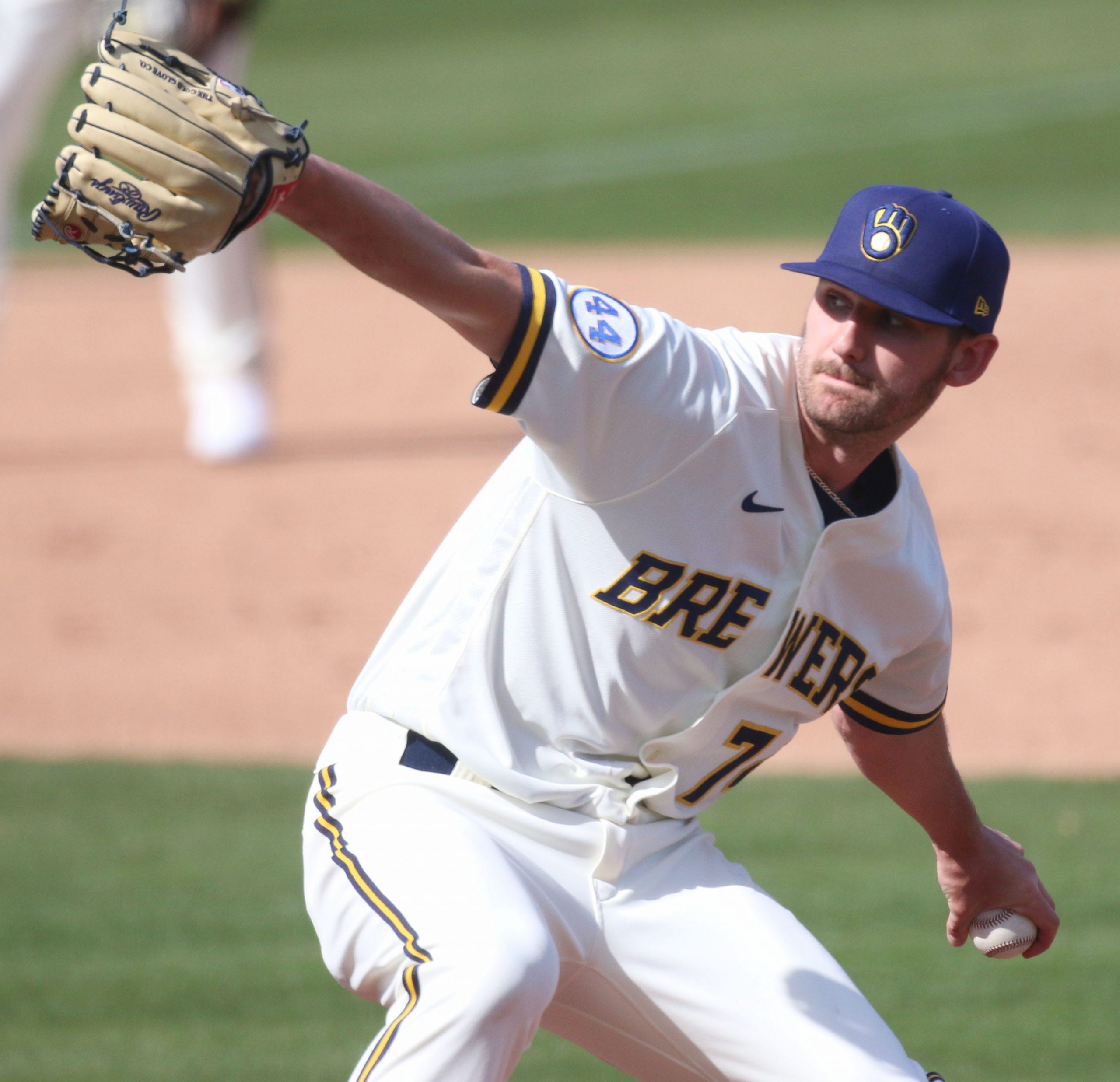 Ethan Small lanzará con el Escogido para torneo 2021-22 – El Nuevo ...