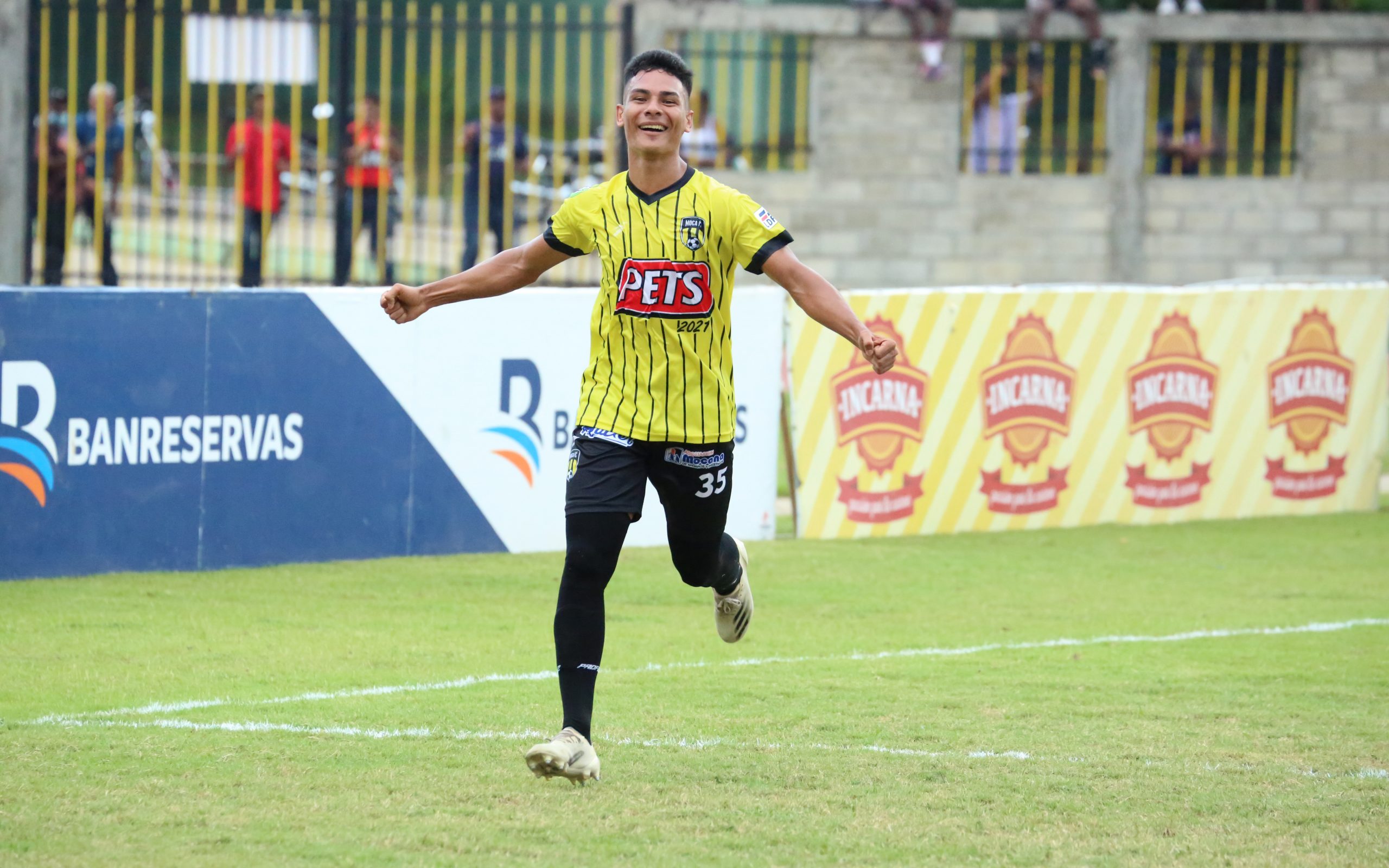 Sarmiento y Jawneh brindan victoria MOCA FC en penúltima jornada LDF ...