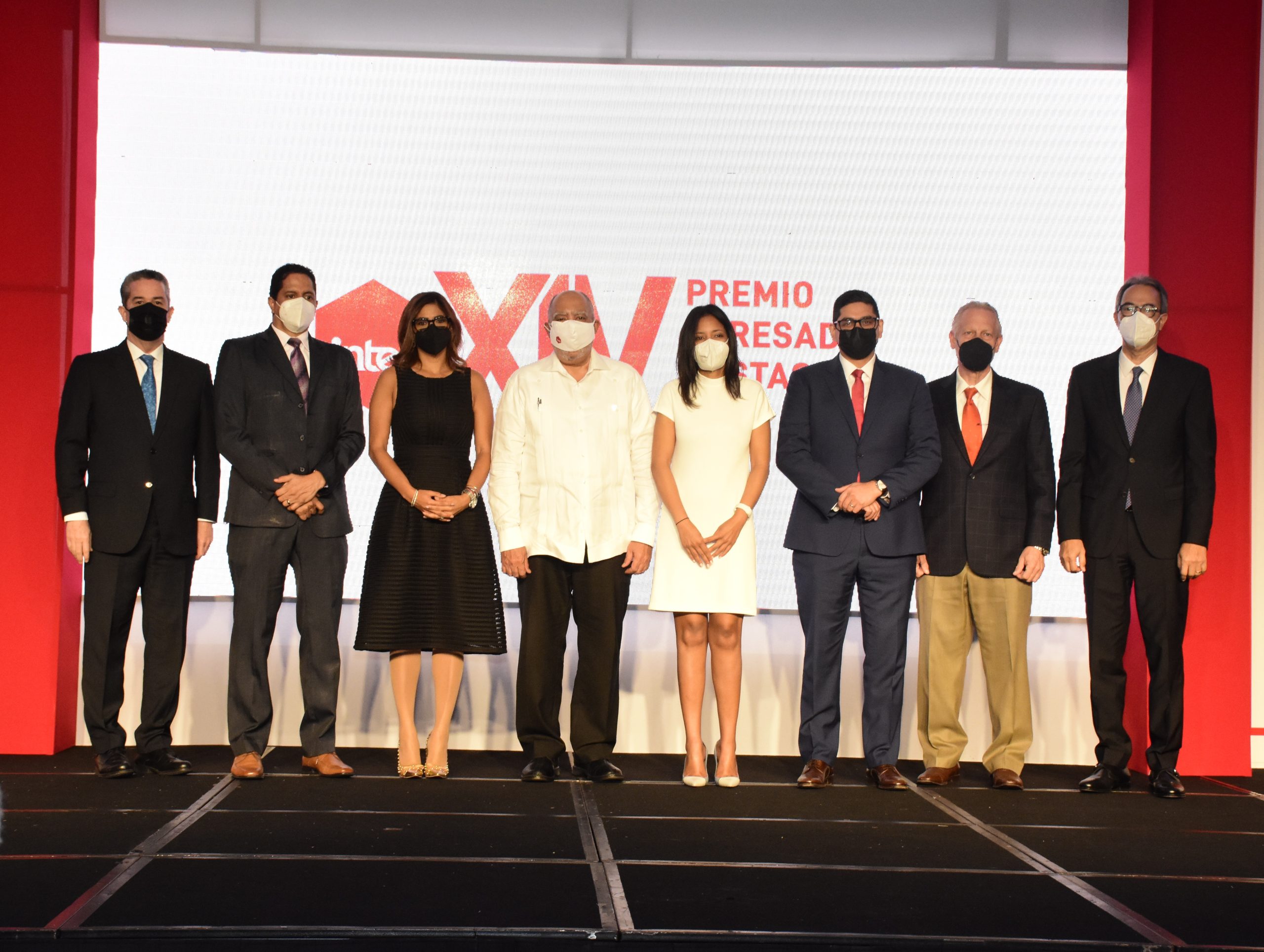 El INTEC reconoce a siete de sus egresados – El Nuevo Diario (República ...