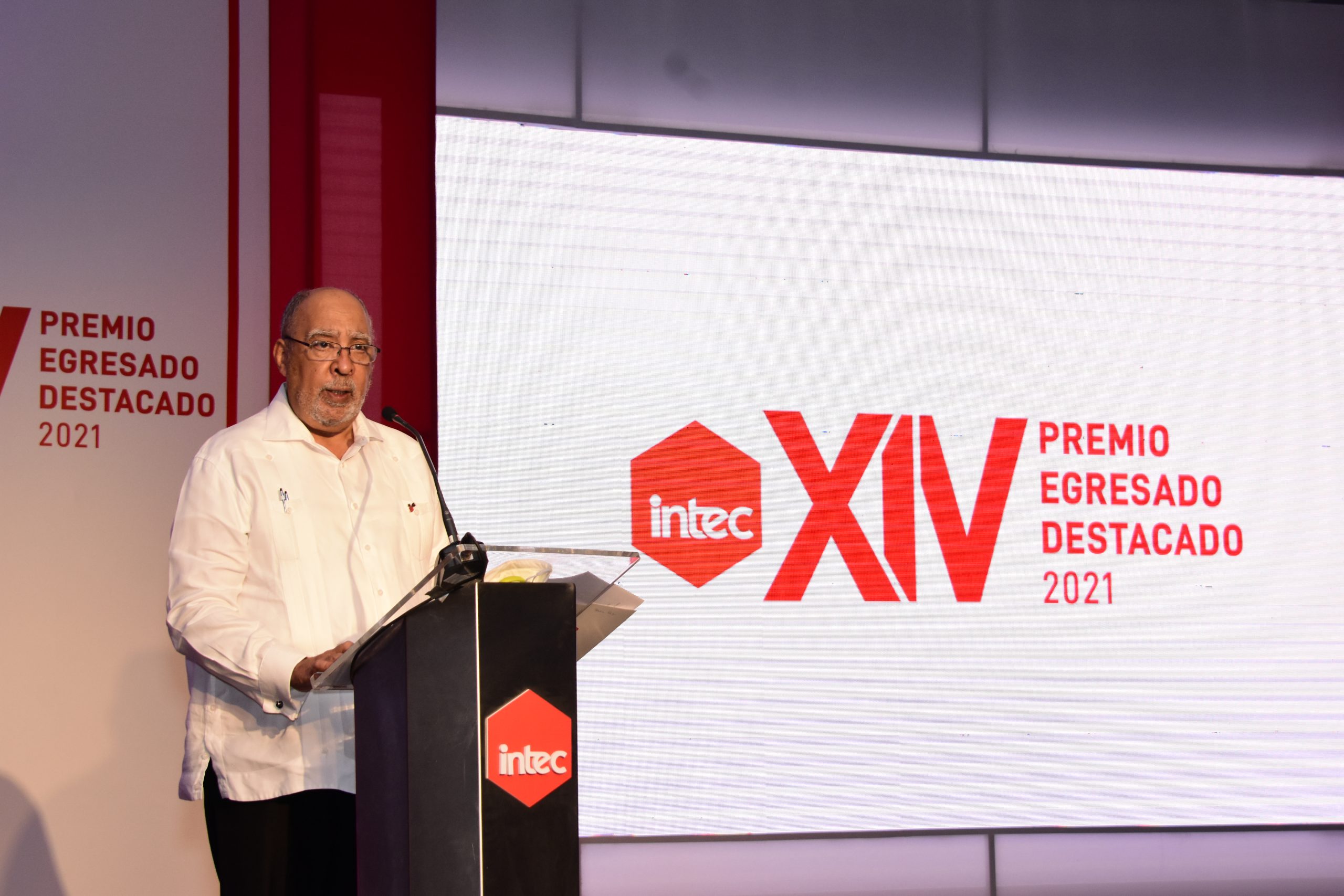 El INTEC reconoce a siete de sus egresados – El Nuevo Diario (República ...