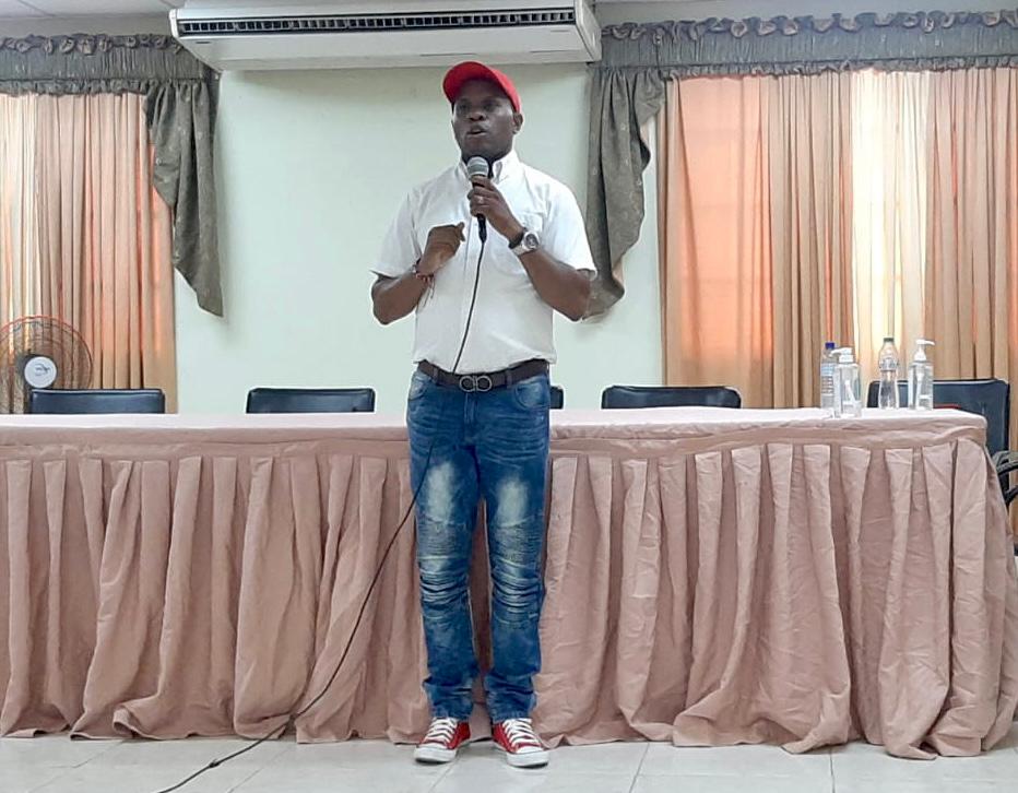 Ramón Tolentino dicta conferencia motivacional “Comunicación en el ...