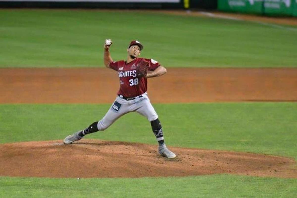 Raynel Espinal abrirá esta noche contra el Licey