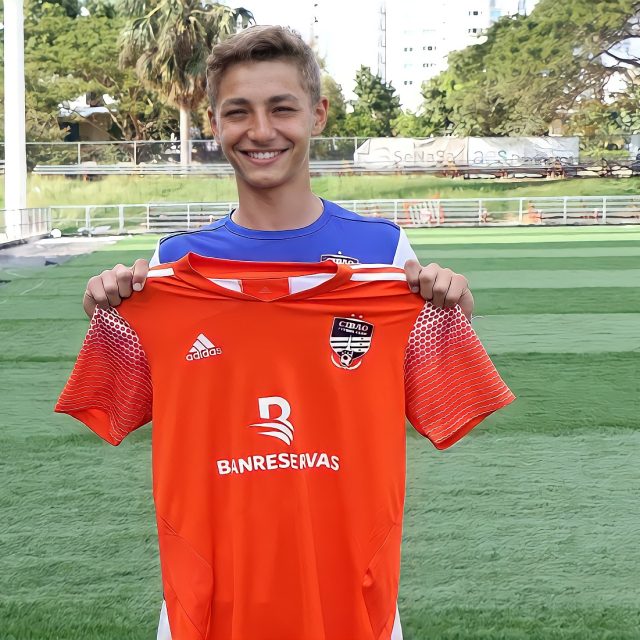 Cibao FC asciende al prometedor mediocampo Lucas Bretón al primer ...