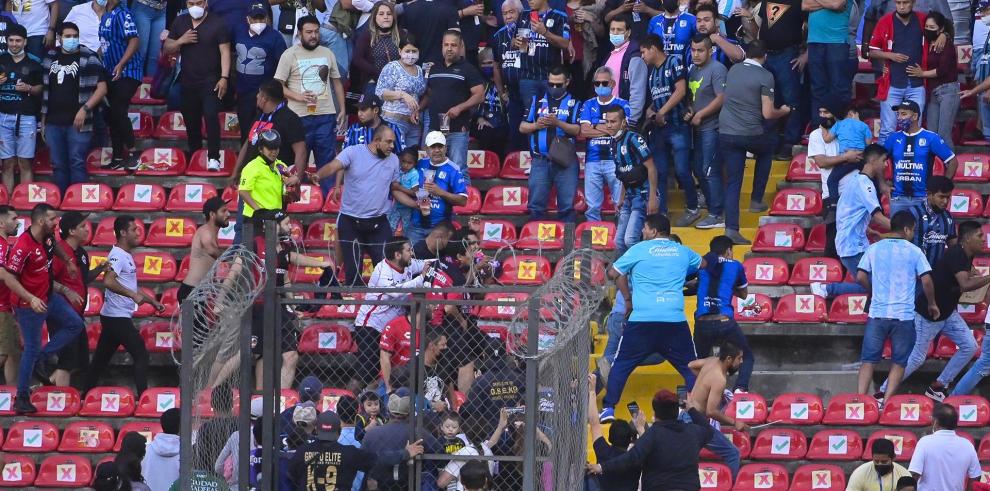 Al menos 15 muertos y 22 heridos deja trifulca en estadio de fútbol en ...