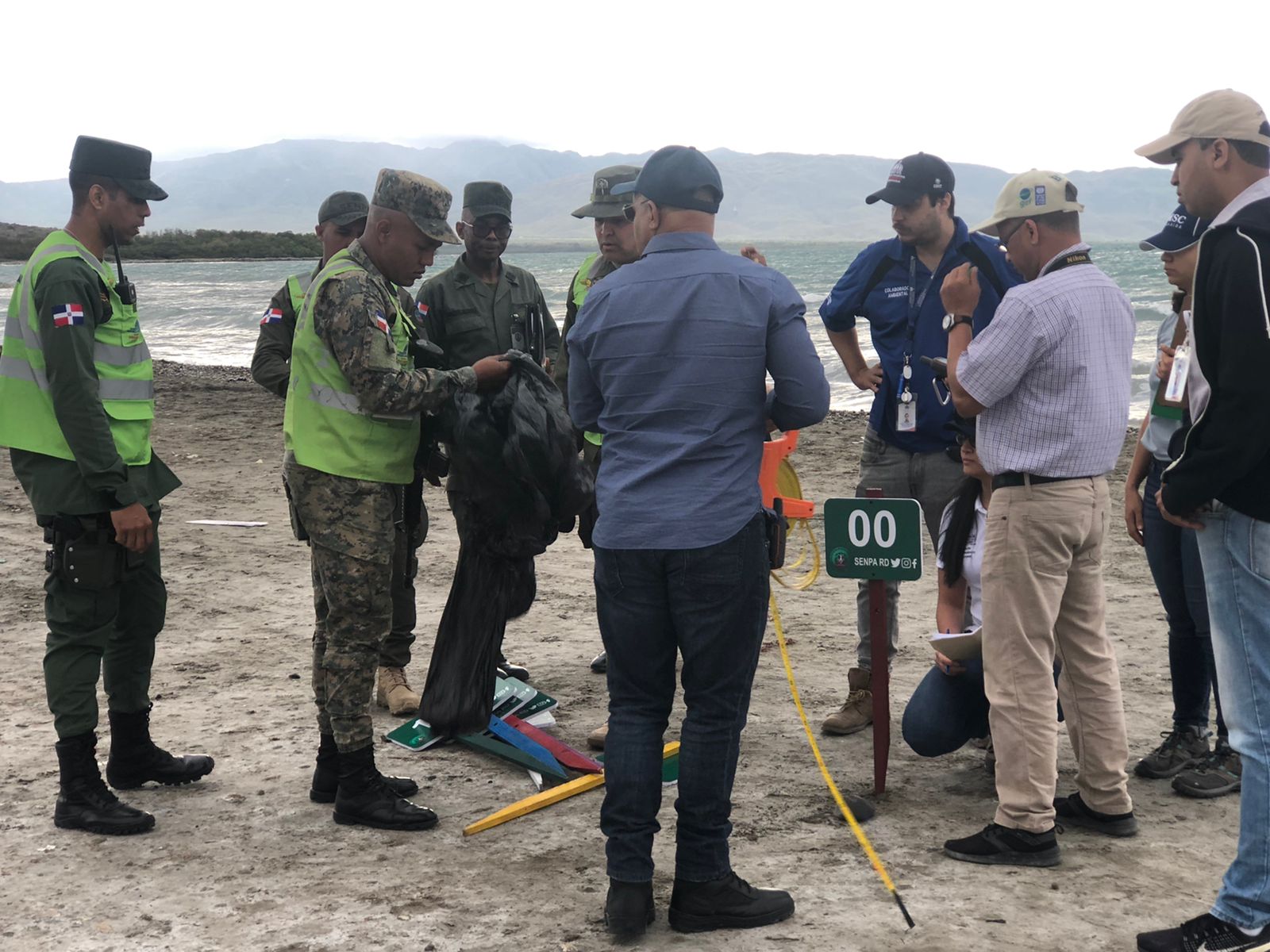 Desmantelan negocios por estar a menos de 60 metros de pleamar en playa ...