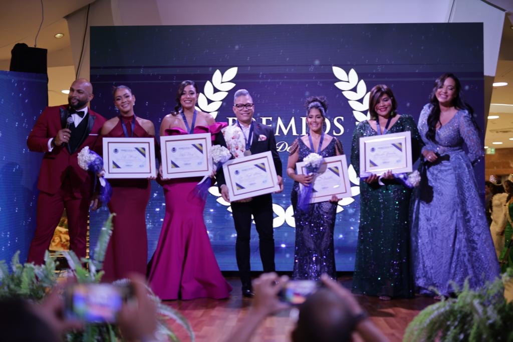 Reconocen trayectoria comunicadora Lady Alvarez – El Nuevo Diario ...