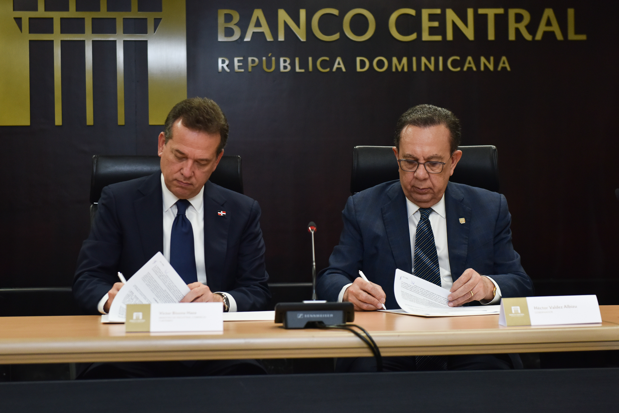 BCRD y MICM firman un memorando de entendimiento para colaborar – El ... BCRD y MICM firman un memorando de entendimiento para colaborar – El ...