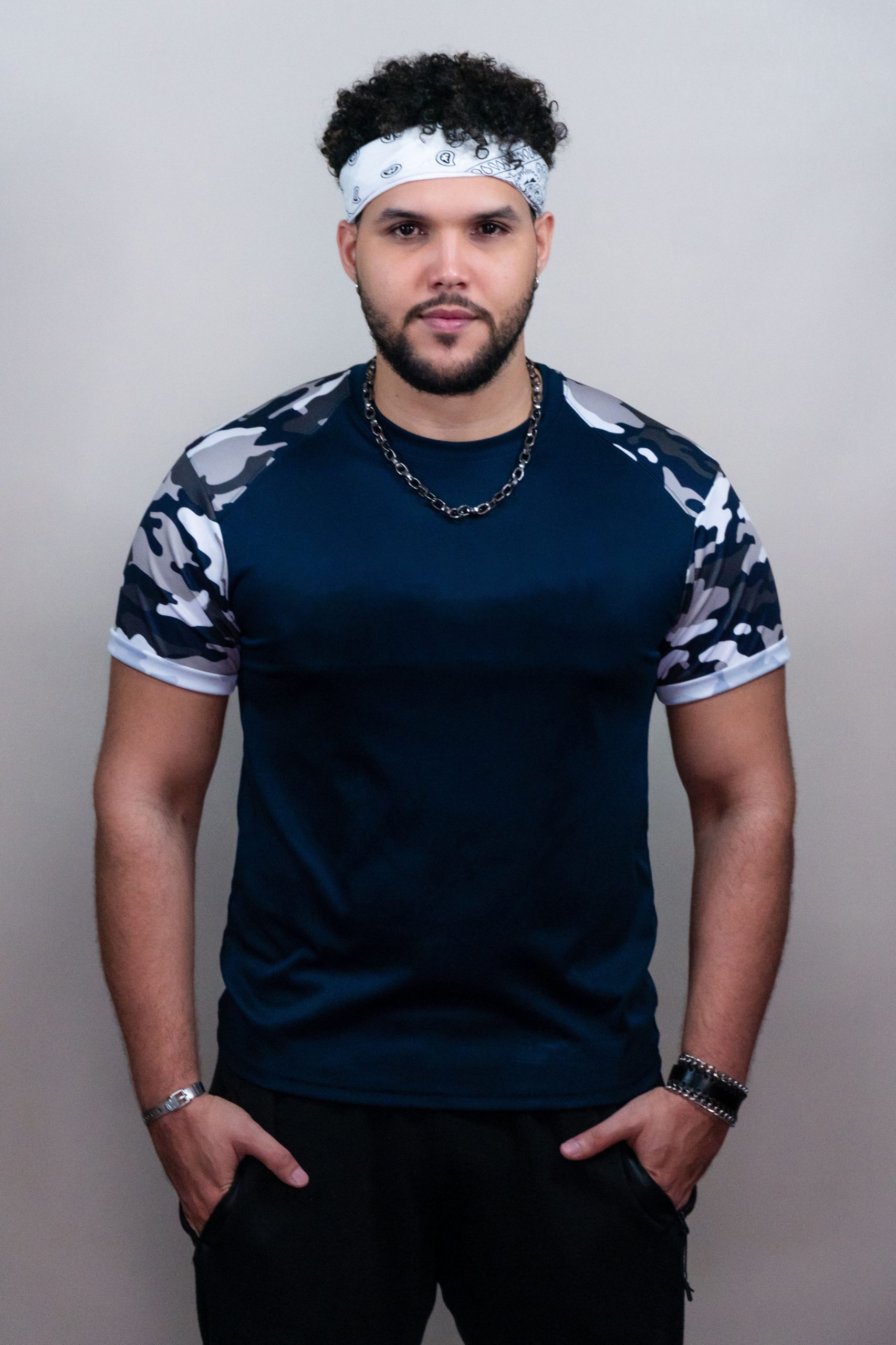 Cantautor “Aram”, lanza el sencillo “Gama” – El Nuevo Diario (República ...