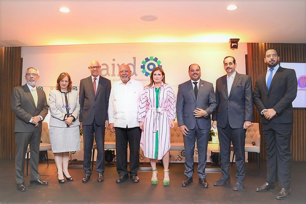 Rector anuncia ingreso de INTEC al ranking de las mil mejores ...