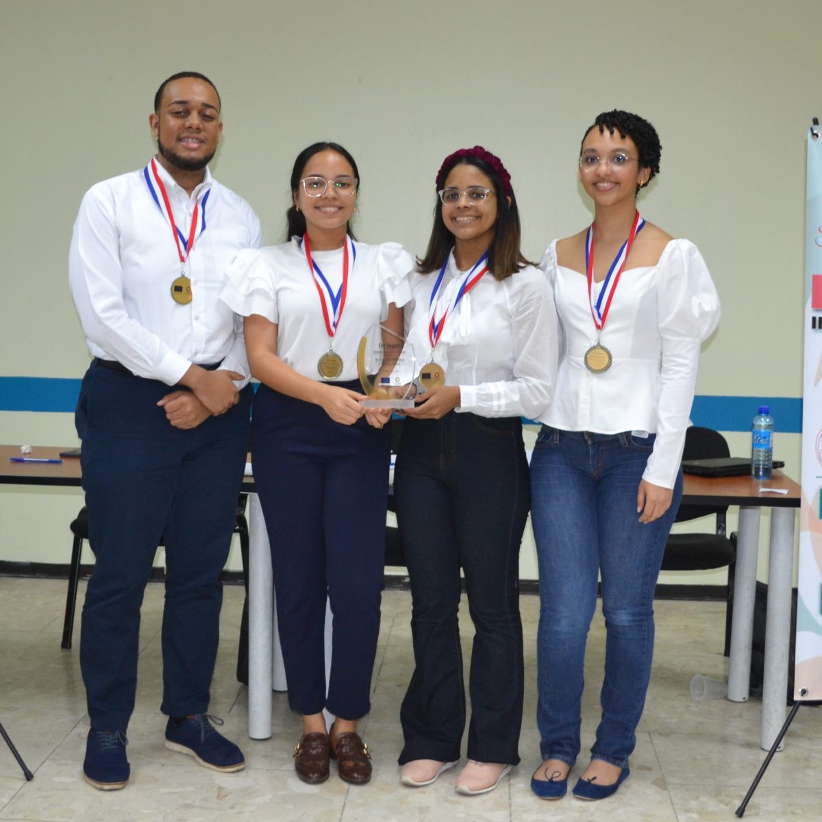Pucmm gana competencia interuniversitaria de debates – El Nuevo Diario ...